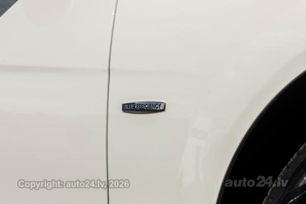 White Mercedes-Benz C-Class 2011 in Tallinn, with an engine capacity of 2.10 L and mileage of 295 thousand km for 7490 €, photo 8 on AUTOMOTO.COM.LV