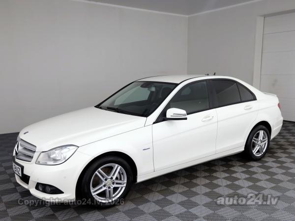 Balts Mercedes-Benz C-Class 2011 Tallina, ar dzinēja tilpumu 2.10 L un nobraukumu 299 tūkst. km par 3999 €, foto 3 vietnē AUTOMOTO.COM.LV