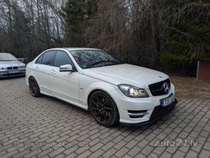 Balts Mercedes-Benz C-Class 2012 Tallina, ar dzinēja tilpumu 3.50 L un nobraukumu 284 tūkst. km par 13500 €, foto 2 vietnē AUTOMOTO.COM.LV