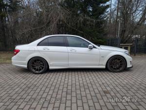 Balts Mercedes-Benz C-Class 2012 Tallina, ar dzinēja tilpumu 3.50 L un nobraukumu 284 tūkst. km par 13500 €, foto 5 vietnē AUTOMOTO.COM.LV