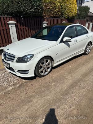 Balts Mercedes-Benz C-Class 2012 Rīga, ar dzinēja tilpumu 3.50 L un nobraukumu 128 tūkst. km par 12000 €, foto 3 vietnē AUTOMOTO.COM.LV