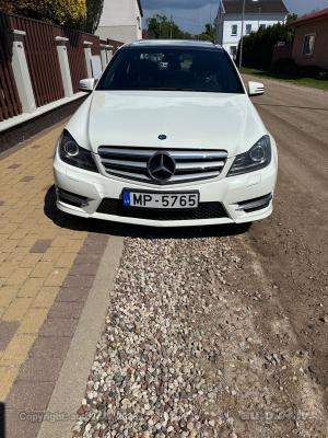 Balts Mercedes-Benz C-Class 2012 Rīga, ar dzinēja tilpumu 3.50 L un nobraukumu 128 tūkst. km par 12000 €, foto 6 vietnē AUTOMOTO.COM.LV
