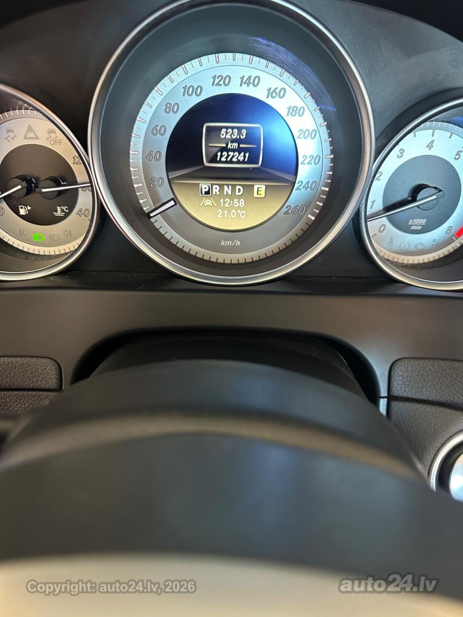 Balts Mercedes-Benz C-Class 2012 Rīga, ar dzinēja tilpumu 3.50 L un nobraukumu 128 tūkst. km par 12000 €, foto 15 vietnē AUTOMOTO.COM.LV