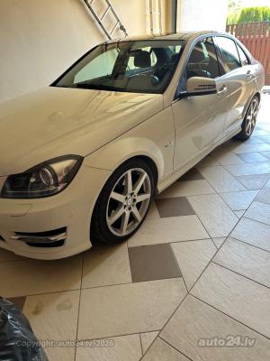 Balts Mercedes-Benz C-Class 2012 Rīga, ar dzinēja tilpumu 3.50 L un nobraukumu 128 tūkst. km par 12000 €, foto 20 vietnē AUTOMOTO.COM.LV
