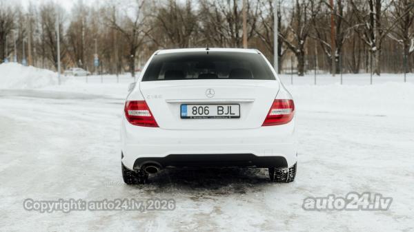 Balts Mercedes-Benz C-Class 2013 Tallina, ar dzinēja tilpumu 1.60 L un nobraukumu 200 tūkst. km par 11000 €, foto 4 vietnē AUTOMOTO.COM.LV
