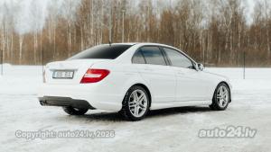 White Mercedes-Benz C-Class 2013 in Tallinn, with an engine capacity of 1.60 L and mileage of 200 thousand km for 11000 €, photo 6 on AUTOMOTO.COM.LV