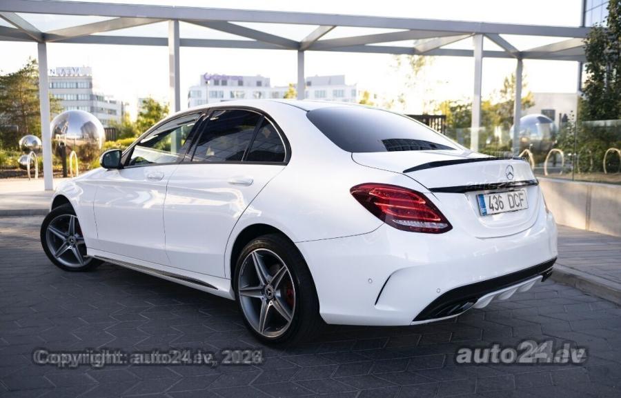 White Mercedes-Benz C-Class 2014 in Tallinn, with an engine capacity of 2.10 L and mileage of 260 thousand km for 13900 €, photo 7 on AUTOMOTO.COM.LV