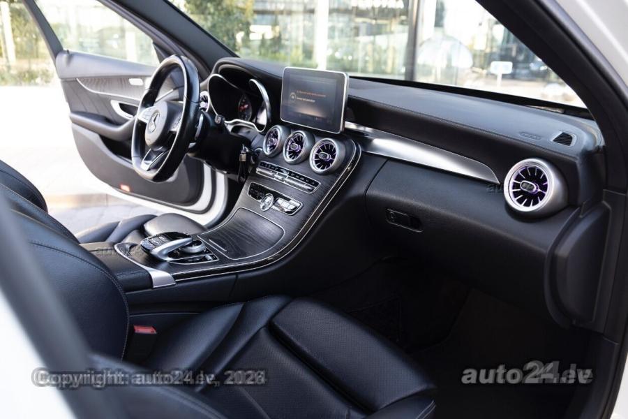White Mercedes-Benz C-Class 2014 in Tallinn, with an engine capacity of 2.10 L and mileage of 260 thousand km for 13900 €, photo 14 on AUTOMOTO.COM.LV