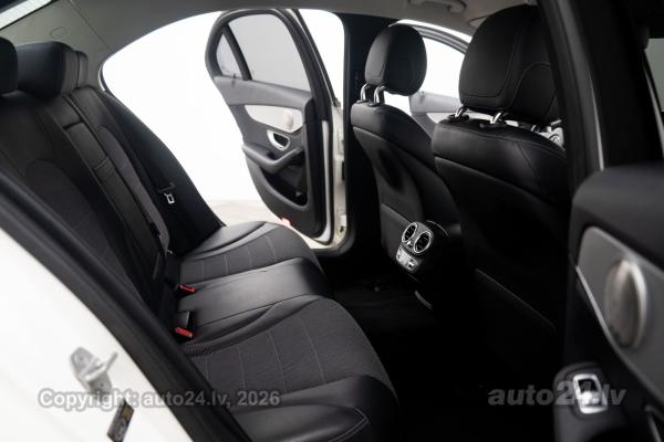 Balts Mercedes-Benz C-Class 2014 Tallina, ar dzinēja tilpumu 1.60 L un nobraukumu 284 tūkst. km par 12999 €, foto 10 vietnē AUTOMOTO.COM.LV