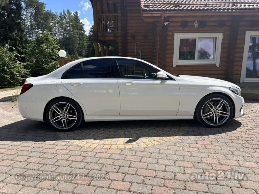 Balts Mercedes-Benz C-Class 2015 Tallina, ar dzinēja tilpumu 2.10 L un nobraukumu 230 tūkst. km par 15500 €, foto 10 vietnē AUTOMOTO.COM.LV
