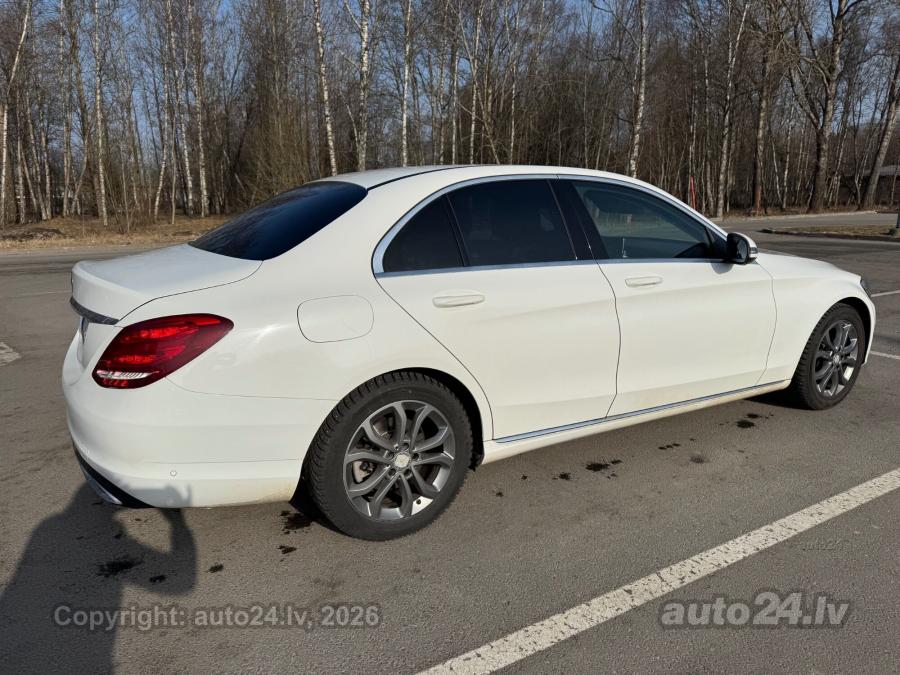 Balts Mercedes-Benz C-Class 2015 Tallina, ar dzinēja tilpumu 1.60 L un nobraukumu 0 tūkst. km par 18000 €, foto 4 vietnē AUTOMOTO.COM.LV