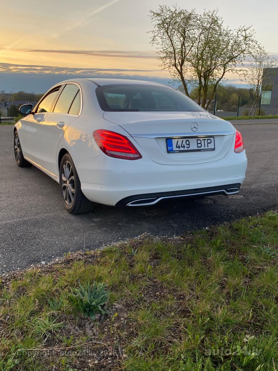 Balts Mercedes-Benz C-Class 2015 Tallina, ar dzinēja tilpumu 1.60 L un nobraukumu 102 tūkst. km par 17500 €, foto 4 vietnē AUTOMOTO.COM.LV