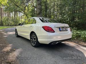 Balts Mercedes-Benz C-Class 2015 Tallina, ar dzinēja tilpumu 3.00 L un nobraukumu 112 tūkst. km par 22900 €, foto 4 vietnē AUTOMOTO.COM.LV