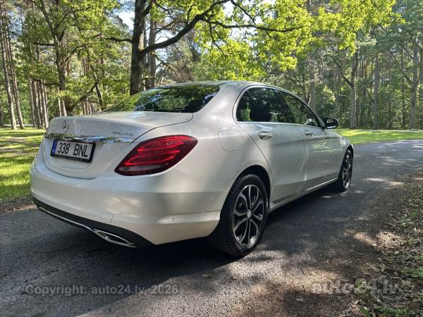 Balts Mercedes-Benz C-Class 2015 Tallina, ar dzinēja tilpumu 3.00 L un nobraukumu 112 tūkst. km par 22900 €, foto 4 vietnē AUTOMOTO.COM.LV