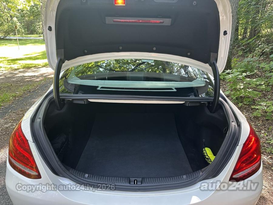Balts Mercedes-Benz C-Class 2015 Tallina, ar dzinēja tilpumu 3.00 L un nobraukumu 112 tūkst. km par 22900 €, foto 15 vietnē AUTOMOTO.COM.LV