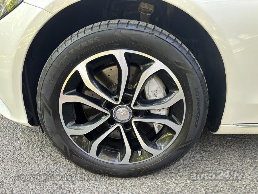Balts Mercedes-Benz C-Class 2015 Tallina, ar dzinēja tilpumu 3.00 L un nobraukumu 112 tūkst. km par 22900 €, foto 18 vietnē AUTOMOTO.COM.LV