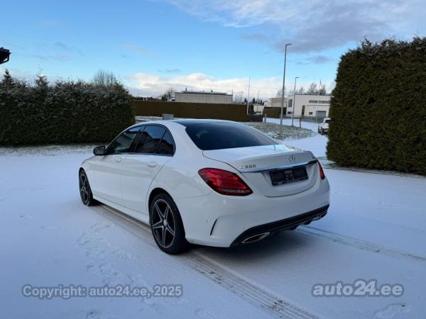 White Mercedes-Benz C-Class 2017 in Parnu, with an engine capacity of 1.99 L and mileage of 101 thousand km for 19900 €, photo 4 on AUTOMOTO.COM.LV
