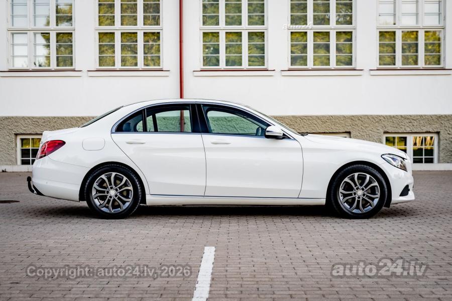Balts Mercedes-Benz C-Class 2017 Pērnava, ar dzinēja tilpumu 1.60 L un nobraukumu 267 tūkst. km par 12990 €, foto 6 vietnē AUTOMOTO.COM.LV