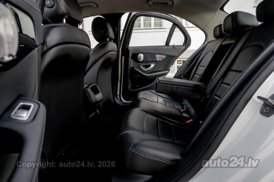 Balts Mercedes-Benz C-Class 2017 Pērnava, ar dzinēja tilpumu 1.60 L un nobraukumu 267 tūkst. km par 12990 €, foto 15 vietnē AUTOMOTO.COM.LV