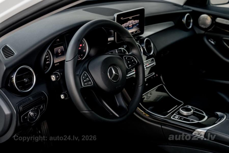 Balts Mercedes-Benz C-Class 2017 Pērnava, ar dzinēja tilpumu 1.60 L un nobraukumu 267 tūkst. km par 12990 €, foto 20 vietnē AUTOMOTO.COM.LV