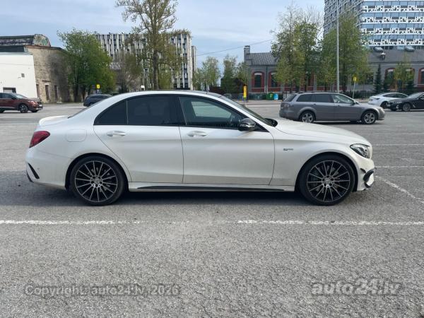 Balts Mercedes-Benz C-Class 2017 Tallina, ar dzinēja tilpumu 3.00 L un nobraukumu 120 tūkst. km par 29900 €, foto 2 vietnē AUTOMOTO.COM.LV
