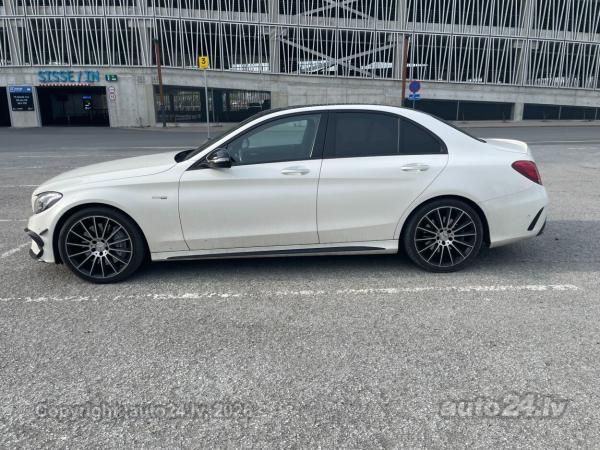 Balts Mercedes-Benz C-Class 2017 Tallina, ar dzinēja tilpumu 3.00 L un nobraukumu 120 tūkst. km par 29900 €, foto 3 vietnē AUTOMOTO.COM.LV