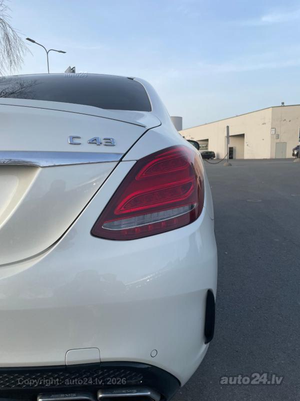 Balts Mercedes-Benz C-Class 2017 Tallina, ar dzinēja tilpumu 3.00 L un nobraukumu 120 tūkst. km par 29900 €, foto 9 vietnē AUTOMOTO.COM.LV