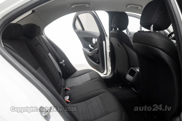 Balts Mercedes-Benz C-Class 2018 Tallina, ar dzinēja tilpumu 1.60 L un nobraukumu 269 tūkst. km par 12999 €, foto 9 vietnē AUTOMOTO.COM.LV