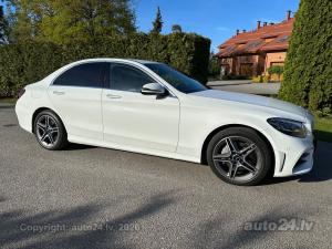 Белый Мерседес Ц-Класс 2020 в Рига, объемом двигателя 2.00 л и пробегом 159 тыс. км за 23500 €, фото 3 на AUTOMOTO.COM.LV