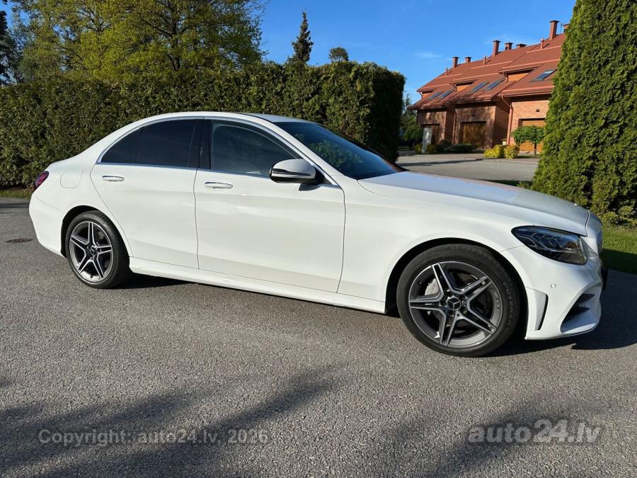 Белый Мерседес Ц-Класс 2020 в Рига, объемом двигателя 2.00 л и пробегом 159 тыс. км за 23500 €, фото 3 на AUTOMOTO.COM.LV