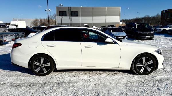 Balts Mercedes-Benz C-Class 2021 Tallina, ar dzinēja tilpumu 2.00 L un nobraukumu 80 tūkst. km par 30500 €, foto 6 vietnē AUTOMOTO.COM.LV