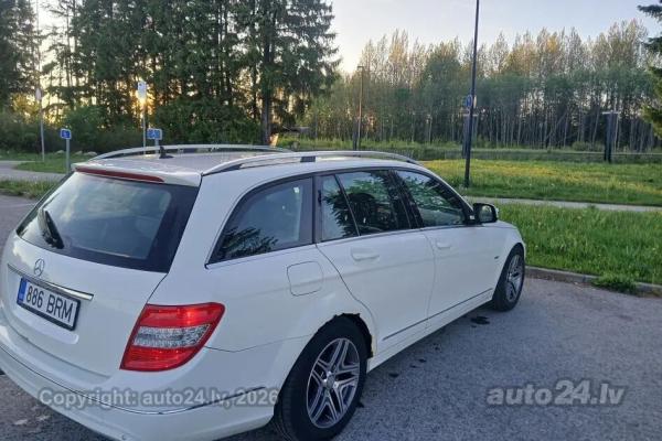 Balts Mercedes-Benz C-Class 2008 Tallina, ar dzinēja tilpumu 2.10 L un nobraukumu 419 tūkst. km par 2990 €, foto 1 vietnē AUTOMOTO.COM.LV