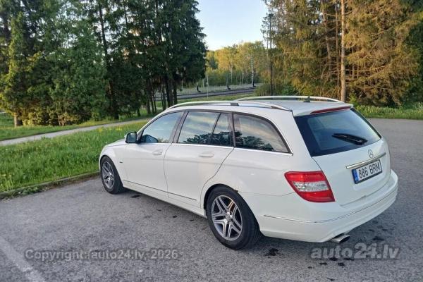 Balts Mercedes-Benz C-Class 2008 Tallina, ar dzinēja tilpumu 2.10 L un nobraukumu 419 tūkst. km par 2990 €, foto 3 vietnē AUTOMOTO.COM.LV