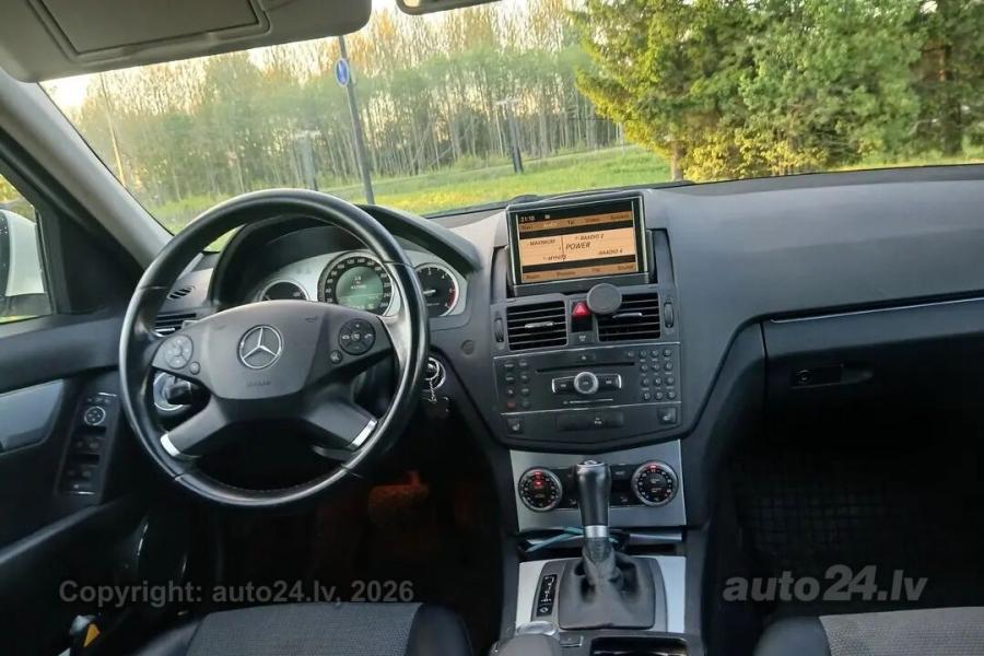 Balts Mercedes-Benz C-Class 2008 Tallina, ar dzinēja tilpumu 2.10 L un nobraukumu 419 tūkst. km par 2990 €, foto 14 vietnē AUTOMOTO.COM.LV