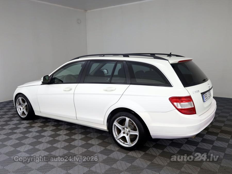Balts Mercedes-Benz C-Class 2008 Tallina, ar dzinēja tilpumu 2.10 L un nobraukumu 367 tūkst. km par 2499 €, foto 5 vietnē AUTOMOTO.COM.LV