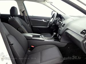 Balts Mercedes-Benz C-Class 2008 Tallina, ar dzinēja tilpumu 2.10 L un nobraukumu 367 tūkst. km par 2499 €, foto 7 vietnē AUTOMOTO.COM.LV