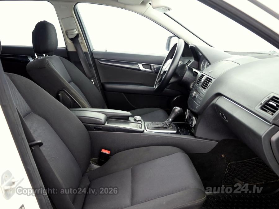 Balts Mercedes-Benz C-Class 2008 Tallina, ar dzinēja tilpumu 2.10 L un nobraukumu 367 tūkst. km par 2499 €, foto 7 vietnē AUTOMOTO.COM.LV