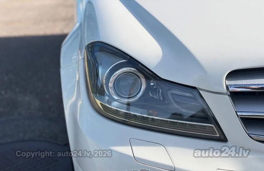 Balts Mercedes-Benz C-Class 2011 Tallina, ar dzinēja tilpumu 2.10 L un nobraukumu 316 tūkst. km par 7300 €, foto 3 vietnē AUTOMOTO.COM.LV