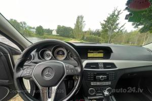 Balts Mercedes-Benz C-Class 2011 Tallina, ar dzinēja tilpumu 2.10 L un nobraukumu 316 tūkst. km par 7300 €, foto 9 vietnē AUTOMOTO.COM.LV