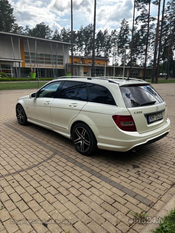Balts Mercedes-Benz C-Class 2011 Rīga, ar dzinēja tilpumu 2.10 L un nobraukumu 390 tūkst. km par 6000 €, foto 5 vietnē AUTOMOTO.COM.LV