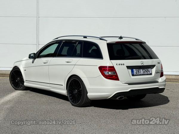 Balts Mercedes-Benz C-Class 2011 Tallina, ar dzinēja tilpumu 2.10 L un nobraukumu 273 tūkst. km par 9490 €, foto 4 vietnē AUTOMOTO.COM.LV