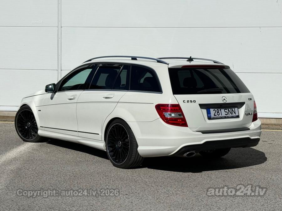Balts Mercedes-Benz C-Class 2011 Tallina, ar dzinēja tilpumu 2.10 L un nobraukumu 273 tūkst. km par 9490 €, foto 4 vietnē AUTOMOTO.COM.LV