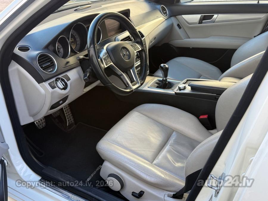 Balts Mercedes-Benz C-Class 2011 Tallina, ar dzinēja tilpumu 2.10 L un nobraukumu 273 tūkst. km par 9490 €, foto 6 vietnē AUTOMOTO.COM.LV