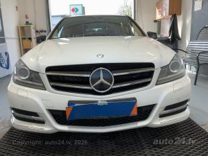 White Mercedes-Benz C-Class 2012 in Tallinn, with an engine capacity of 3.00 L and mileage of 284 thousand km for 8999 €, photo  on AUTOMOTO.COM.LV