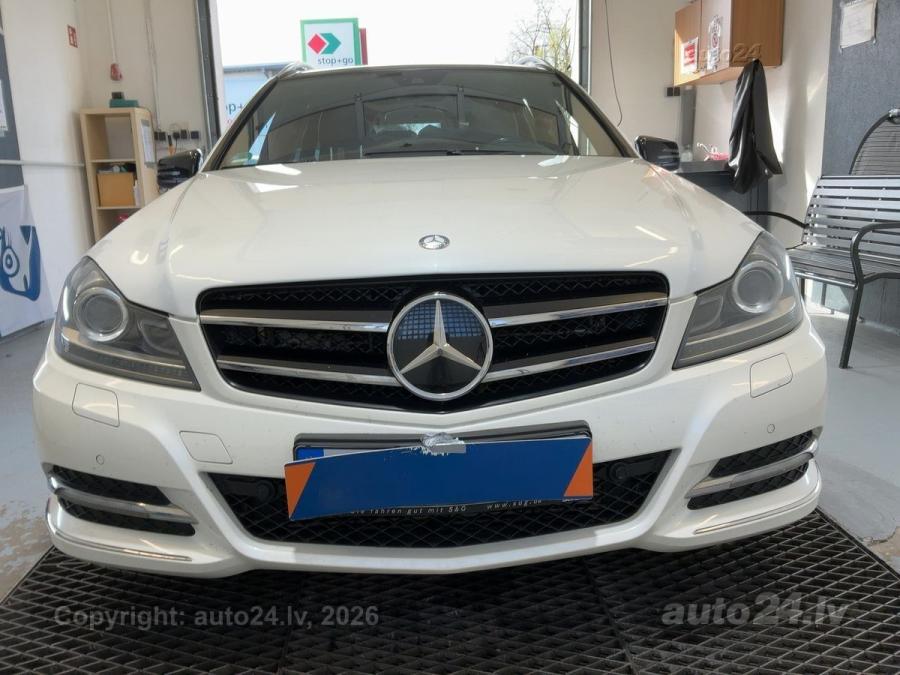 White Mercedes-Benz C-Class 2012 in Tallinn, with an engine capacity of 3.00 L and mileage of 284 thousand km for 8999 €, photo 1 on AUTOMOTO.COM.LV