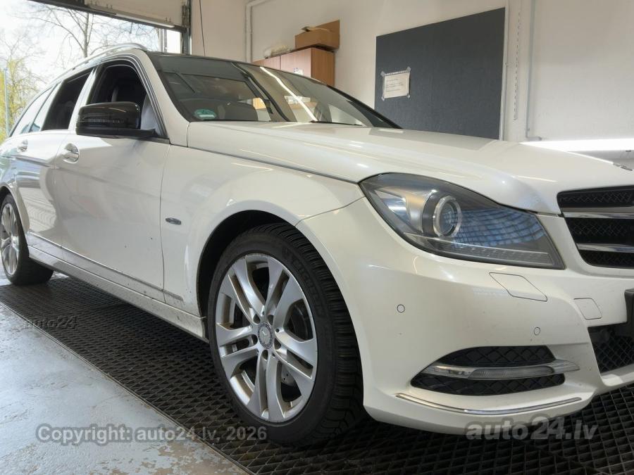 White Mercedes-Benz C-Class 2012 in Tallinn, with an engine capacity of 3.00 L and mileage of 284 thousand km for 8999 €, photo 4 on AUTOMOTO.COM.LV