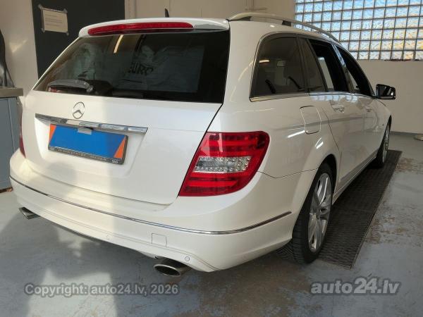 Balts Mercedes-Benz C-Class 2012 Tallina, ar dzinēja tilpumu 3.00 L un nobraukumu 284 tūkst. km par 8999 €, foto 4 vietnē AUTOMOTO.COM.LV