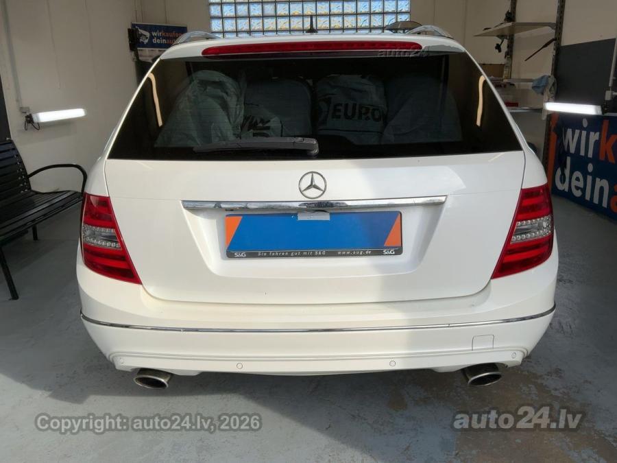 White Mercedes-Benz C-Class 2012 in Tallinn, with an engine capacity of 3.00 L and mileage of 284 thousand km for 8999 €, photo 7 on AUTOMOTO.COM.LV