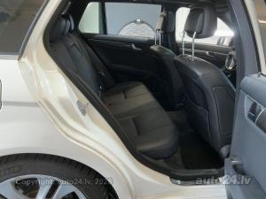 White Mercedes-Benz C-Class 2012 in Tallinn, with an engine capacity of 3.00 L and mileage of 284 thousand km for 8999 €, photo 13 on AUTOMOTO.COM.LV