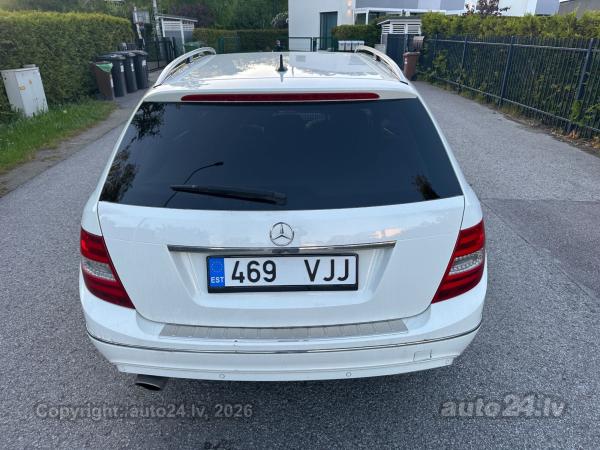 Balts Mercedes-Benz C-Class 2012 Tallina, ar dzinēja tilpumu 2.10 L un nobraukumu 342 tūkst. km par 7200 €, foto 4 vietnē AUTOMOTO.COM.LV